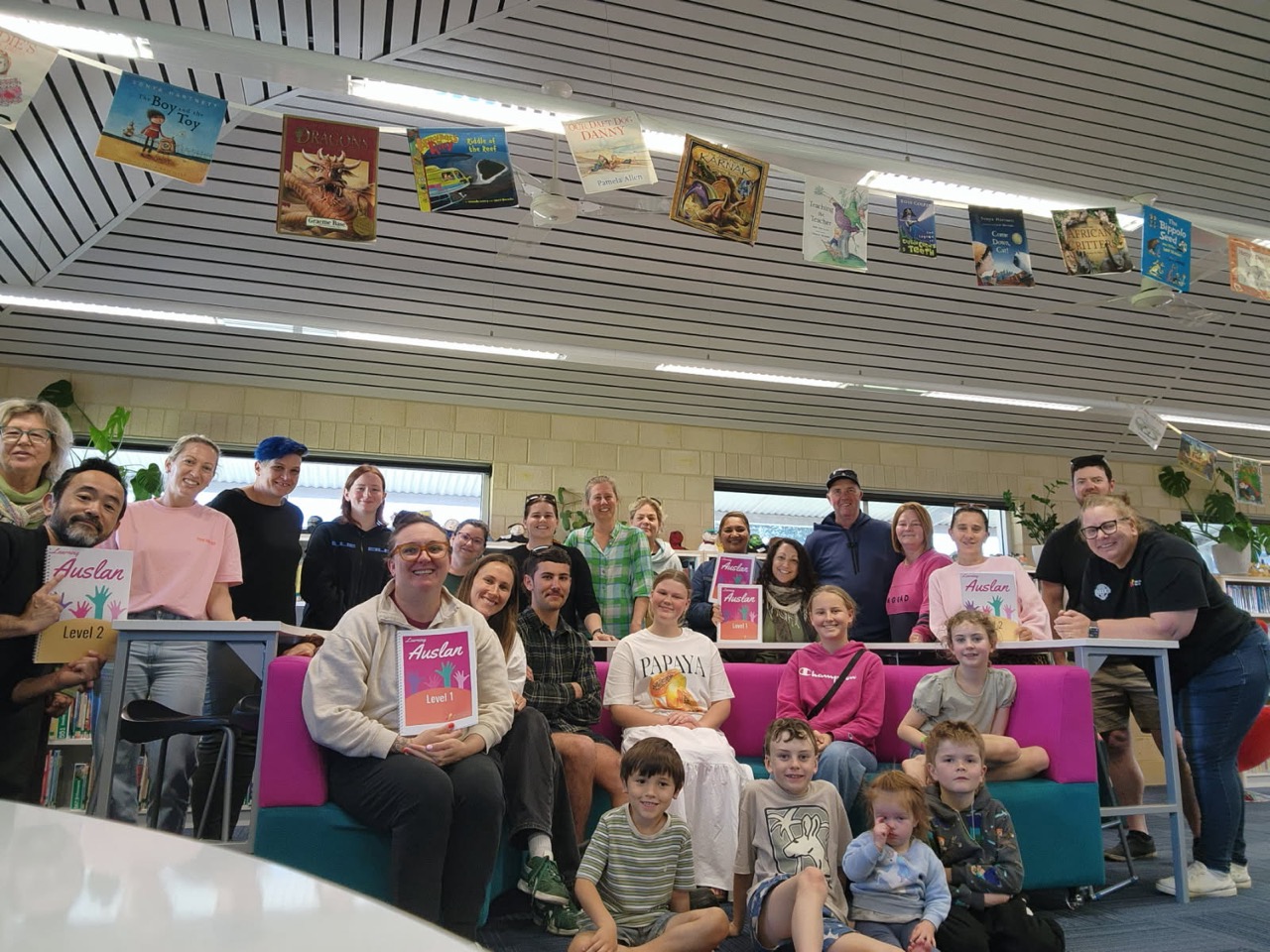 Community sign language lessons having positive outcomes for deaf ...